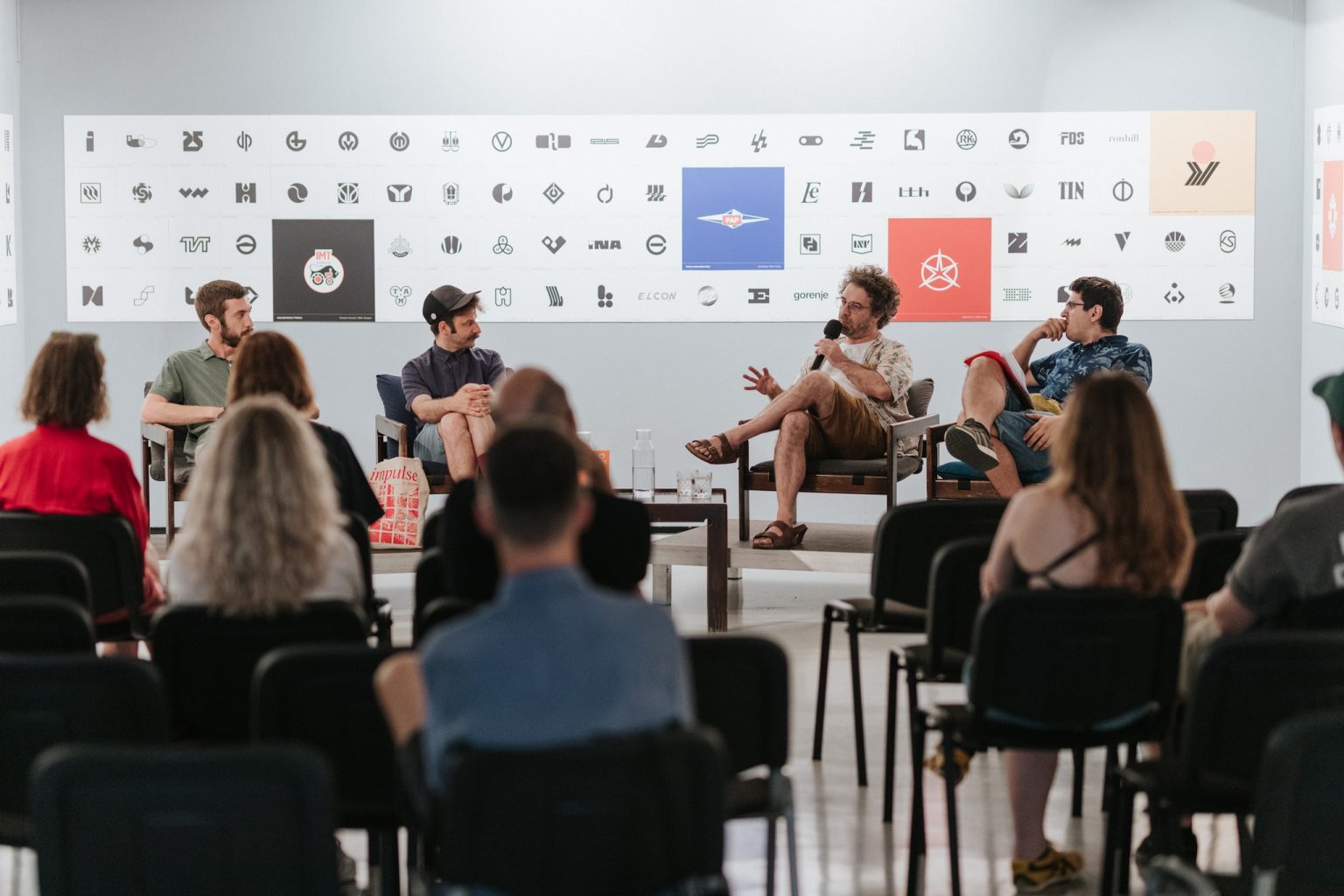 Yugo.Logo - Grafička identifikacija u Jugoslaviji / Graphic ...